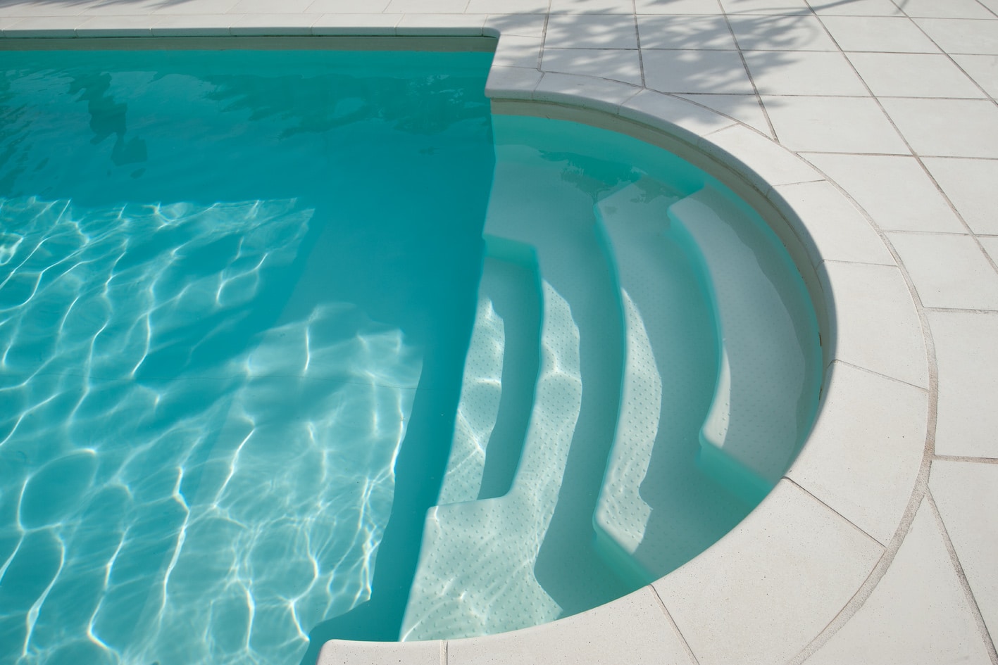 Gamme Pool & Play : Piscine Tout Compris | Piscines Desjoyaux