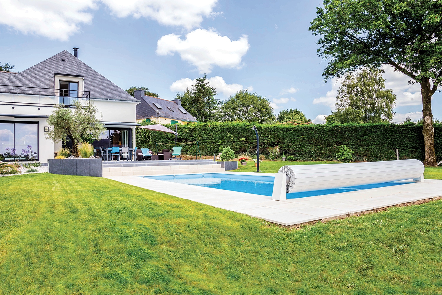 Acheter une Piscine : de la Conception à l'Entretien | Piscines Desjoyaux